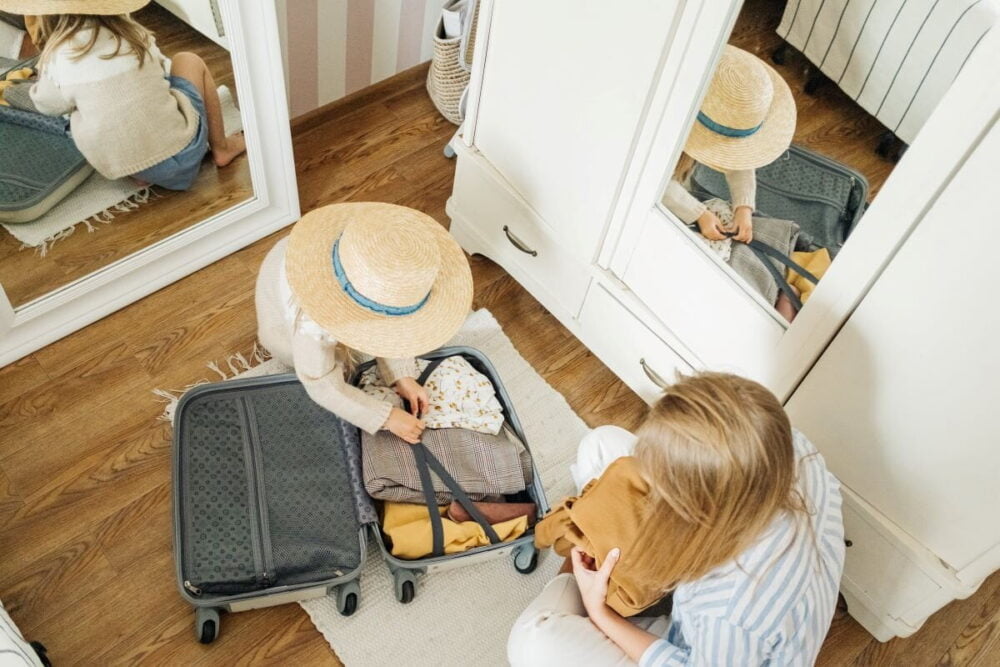 Packing a suitcase? We have tips! less = more - www.thegreenlist.nl