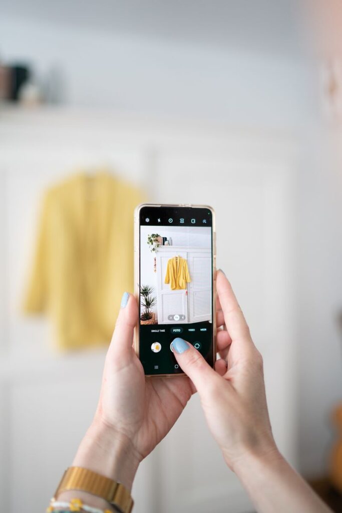 Was tun mit Ihrer alten Fast Fashion Kleidung? - www.thegreenlist.nl